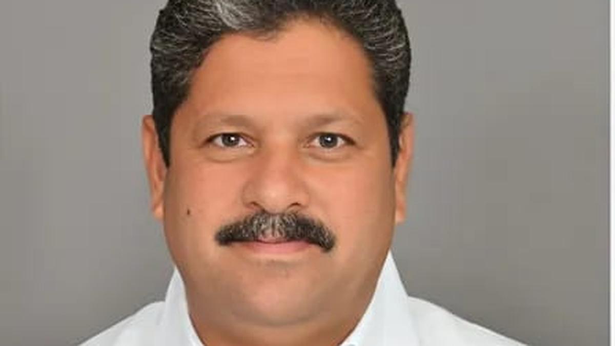 BRS leader and former Wyra MLA Banoth Madan Lal dies of heart attack at 62 - The Hindu